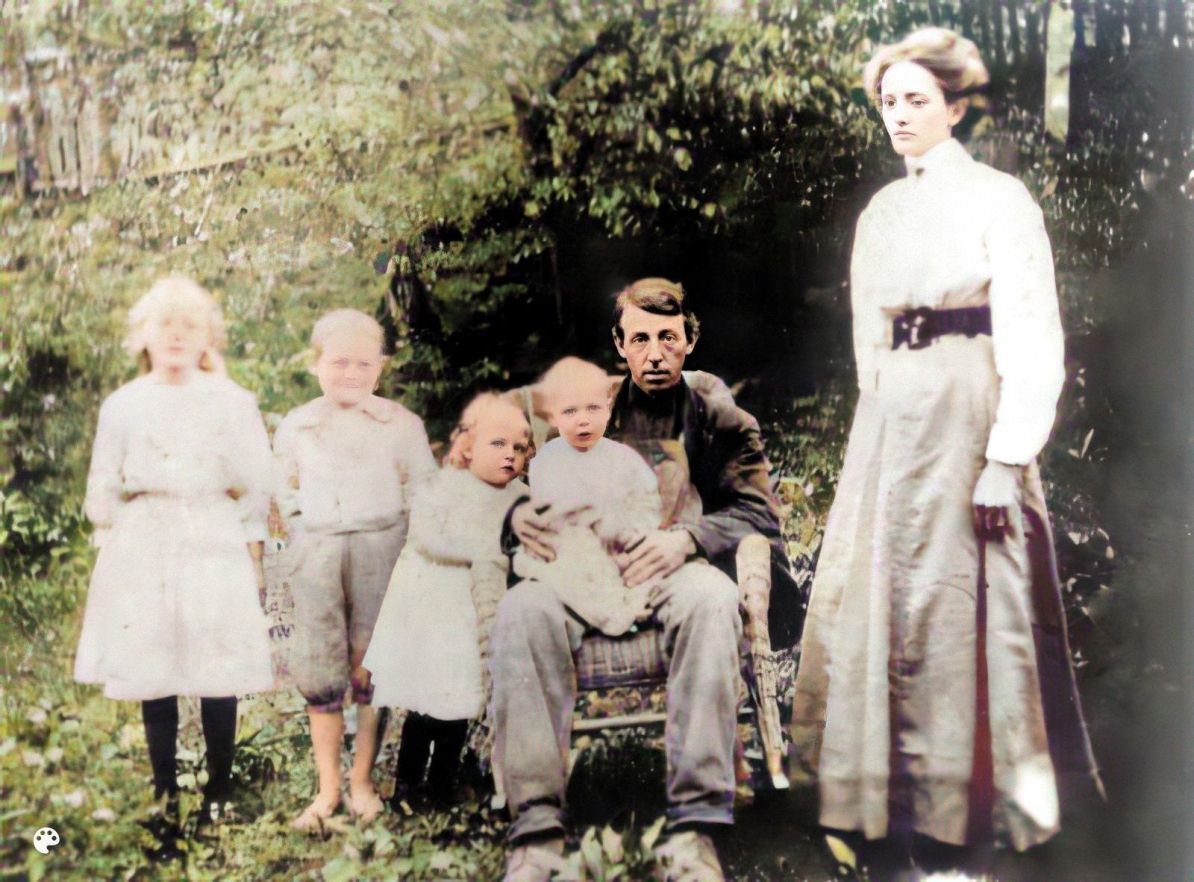 Nanny and Floyd Proffitt – Tall Tales From Capt Rogue